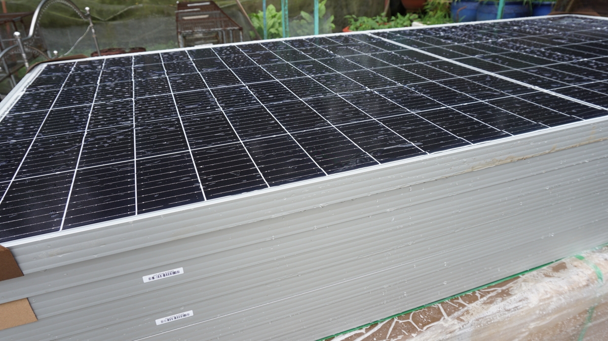 Tấm pin năng lượng mặt trời JA Mono Half-cell PERC Module - JAM60S10/PR